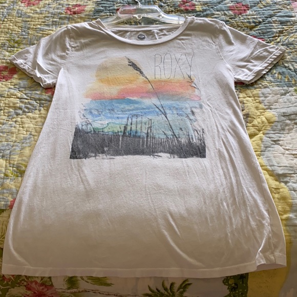 Roxy | Tops | Roxy Tshirt | Poshmark